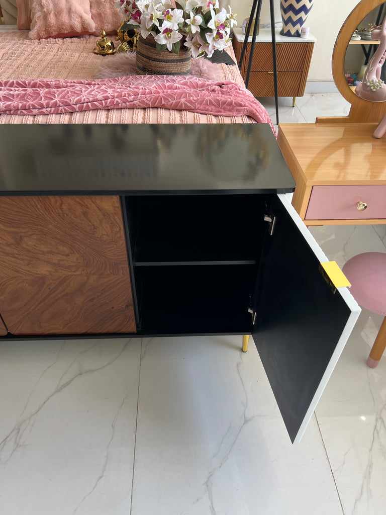 Urban Blend Console – Wood Action