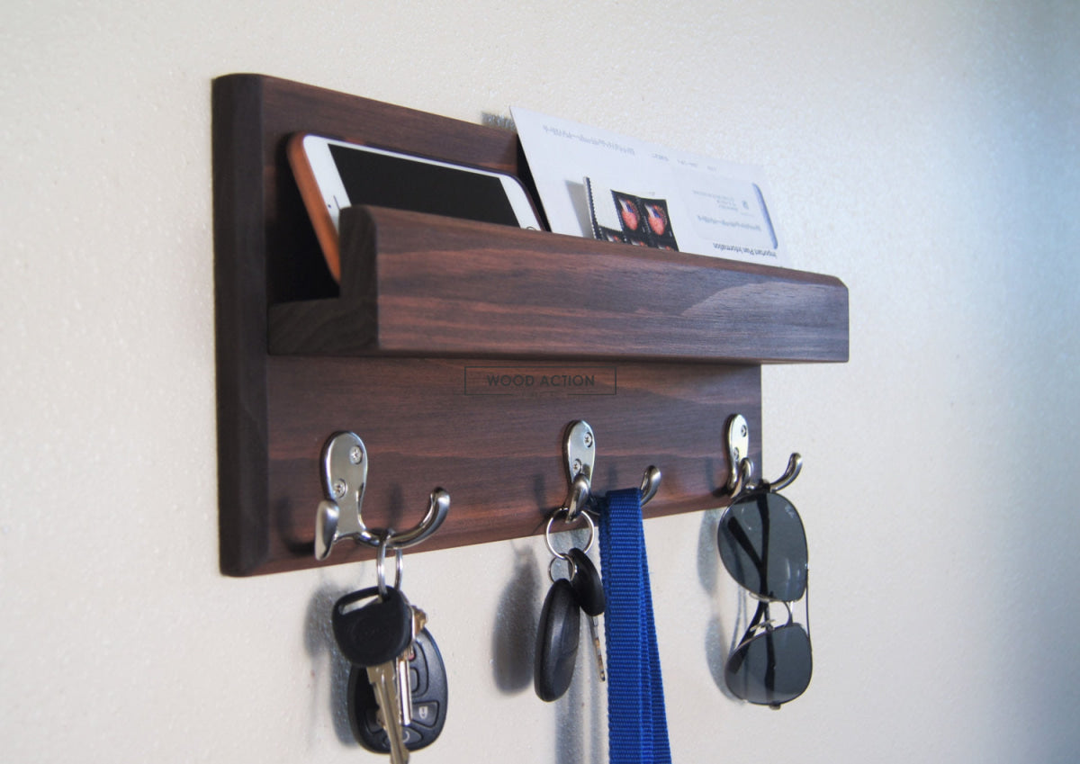 Jane Key Hanger – Wood Action